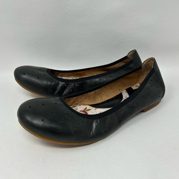 Born | Shoes | Born Shoes Women 95 Divine Perforated Slip On Ballet ...